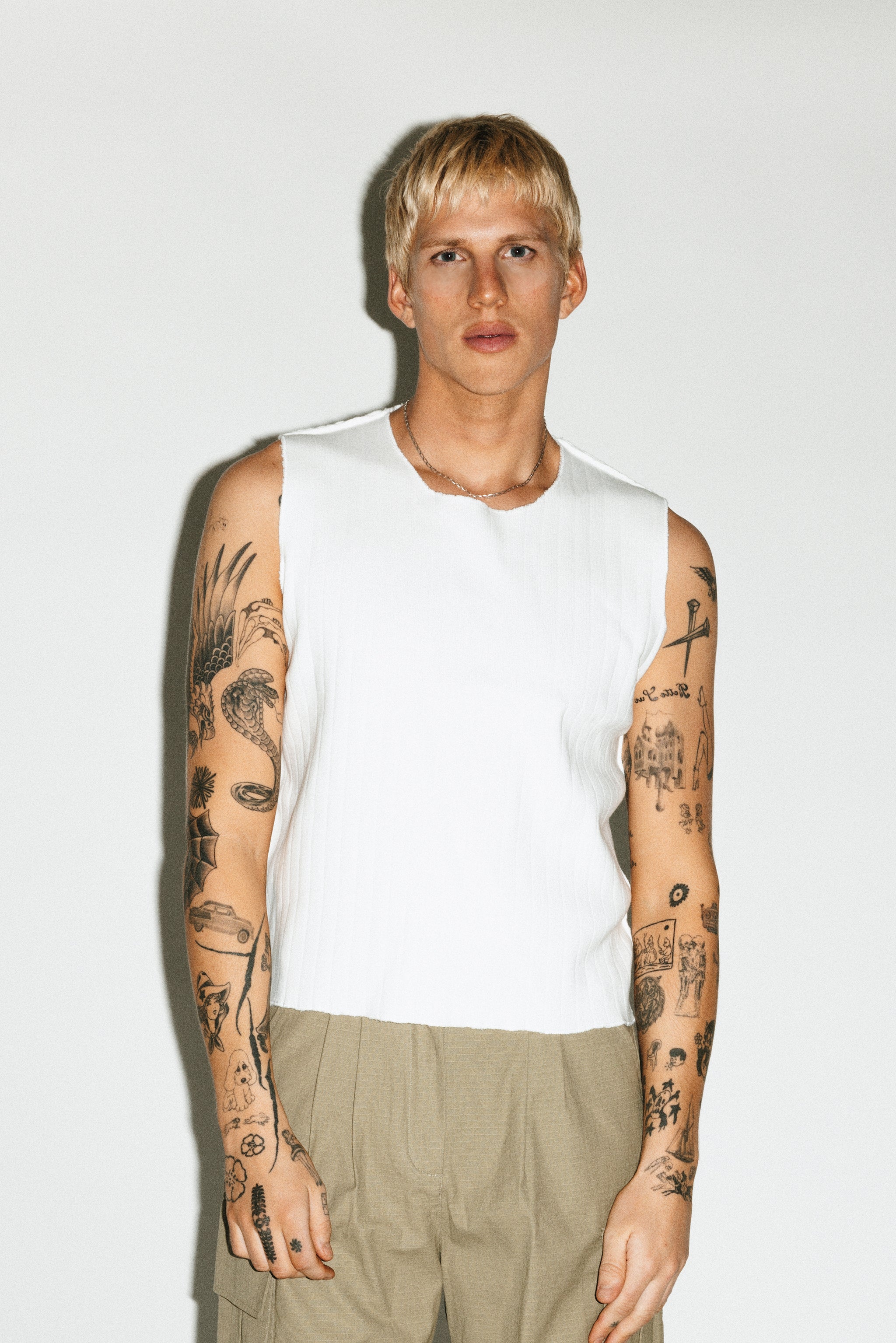 Camden Raw-Edge Muscle Tank | Off-White – California Arts